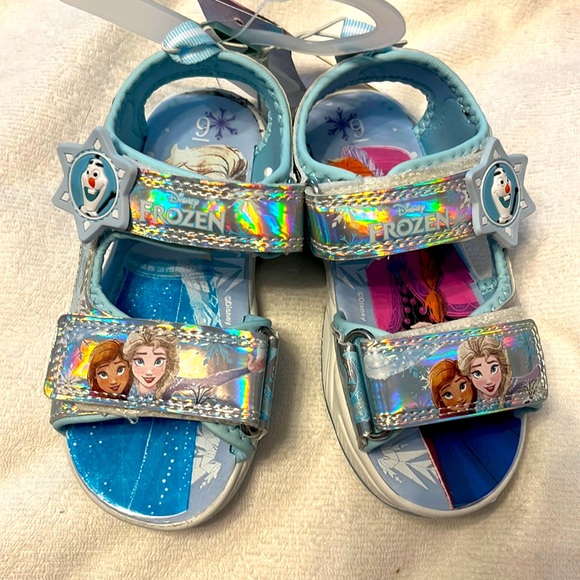 Disney | Shoes | Disney Frozen Elsa And Anna Light Up Sandals New Size ...